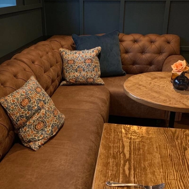 Bespoke Chesterfield Banquette Seating | The Fox, Crawley
