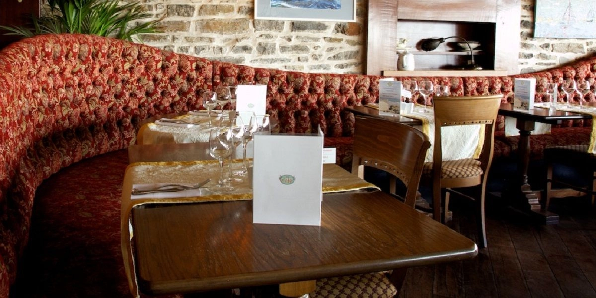 Bespoke Banquette Seating Options | Atlas Contract Furniture