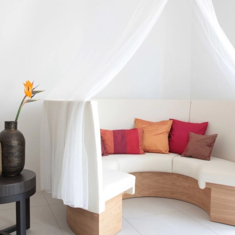 Curved Booth Restaurant Seating at Tiien Thai in Bournemouth